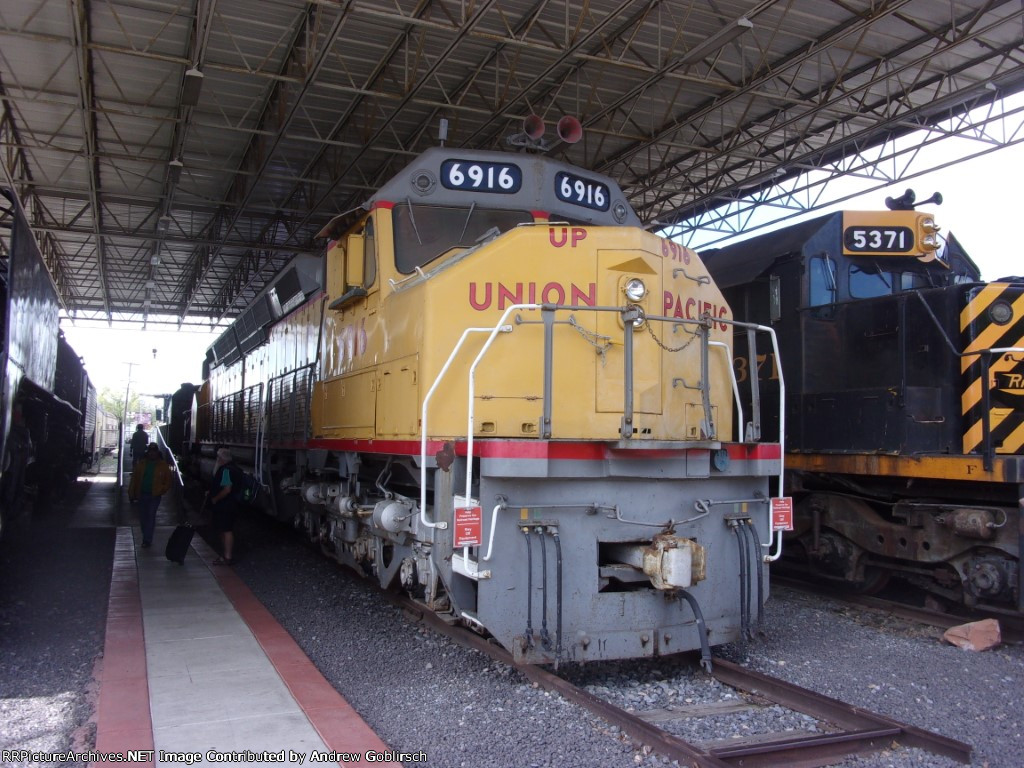 UP 6916
